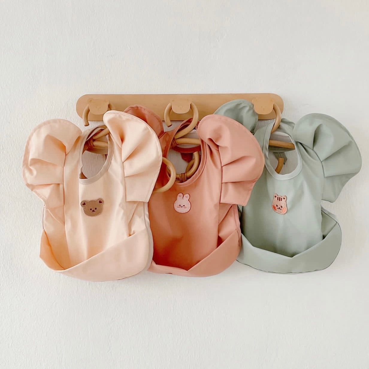 【BABY】アニマルフリルお食事エプロン – PetitKid